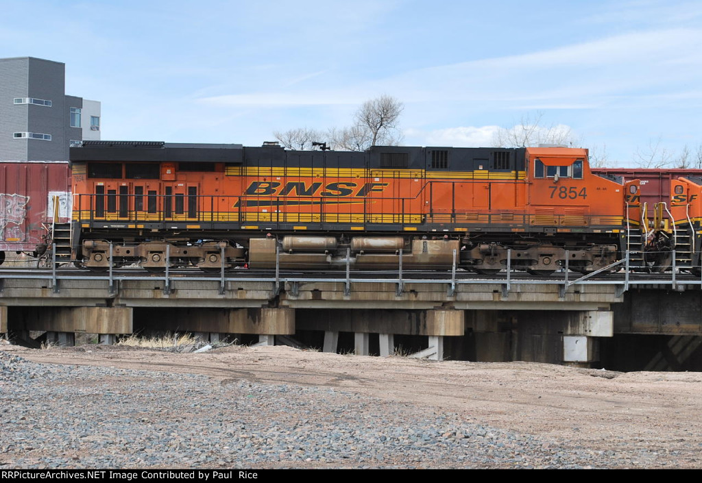 BNSF 7854